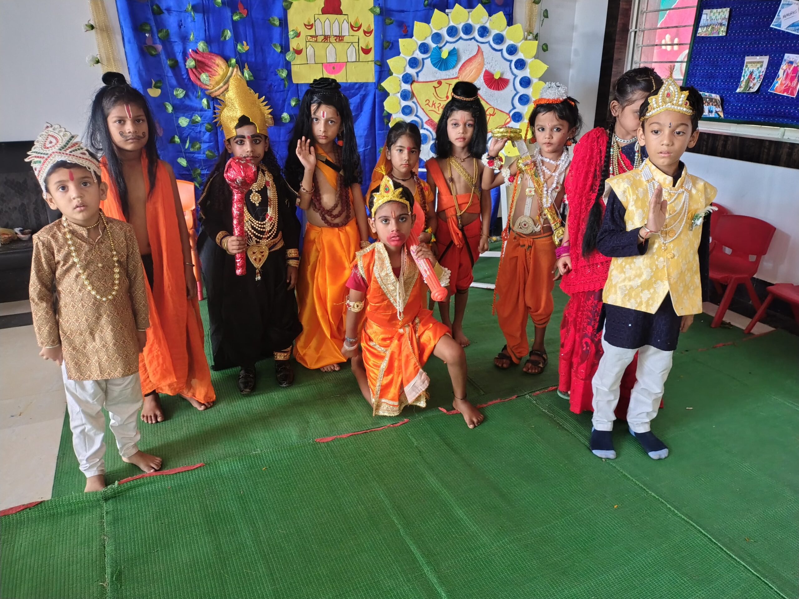 नन्हे मुन्ने बच्चों ने रामायण का किया मंचन – Mruganchal Express